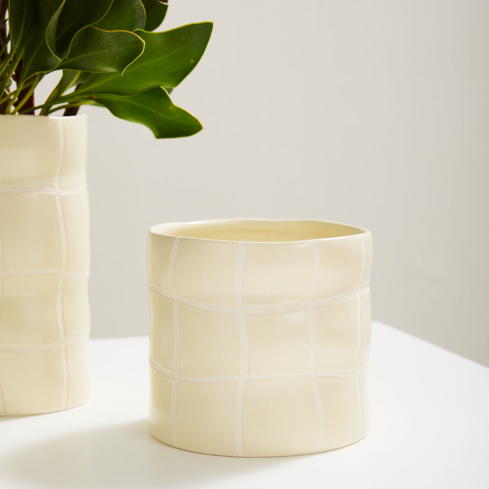 Butter Checker Patterned Pot – Down Home by DeBoers